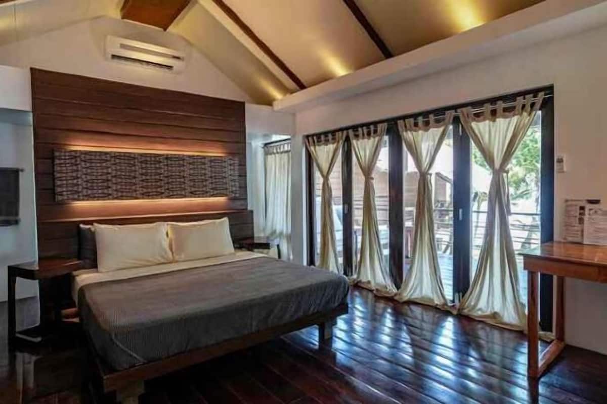 1 quarto, roupa de alta qualidade, cofre no quarto