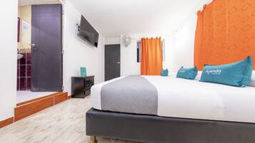 Quarto triplo | Ferros/tábuas de passar roupa, Wi-Fi de cortesia, roupa de cama