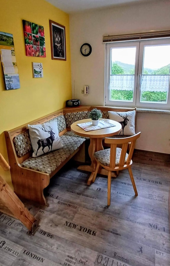 Hut In Het Thüringer Woud Met Een Prachtig Uitzicht, Direct Aan De Goethewanderweg - Ilmenau