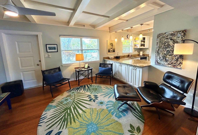 Location, Location Trolley To Beach, Walk Downtown. Bike Legacy Trail, Pets Ok. - Sarasota, FL