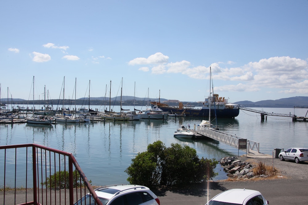 Beauty Point Waterfront Hotel - Tasmania
