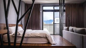 Secretária, cortinas/cortinados opacos, quartos insonorizados