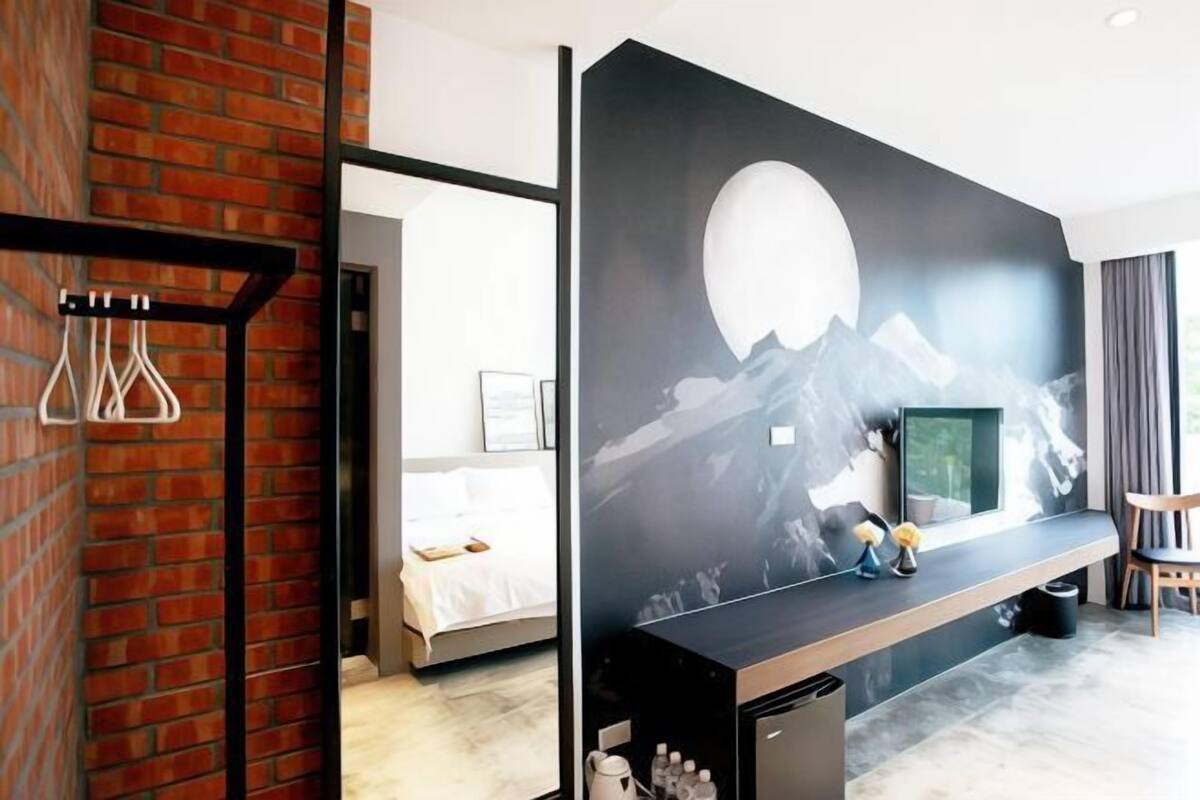 Secretária, cortinas/cortinados opacos, quartos insonorizados