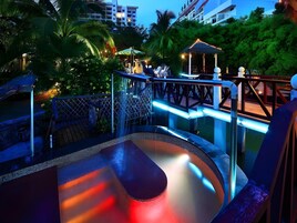 Banheira de hidromassagem exterior