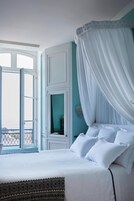 Escrivaninha, quartos à prova de som, ferros/tábuas de passar roupa