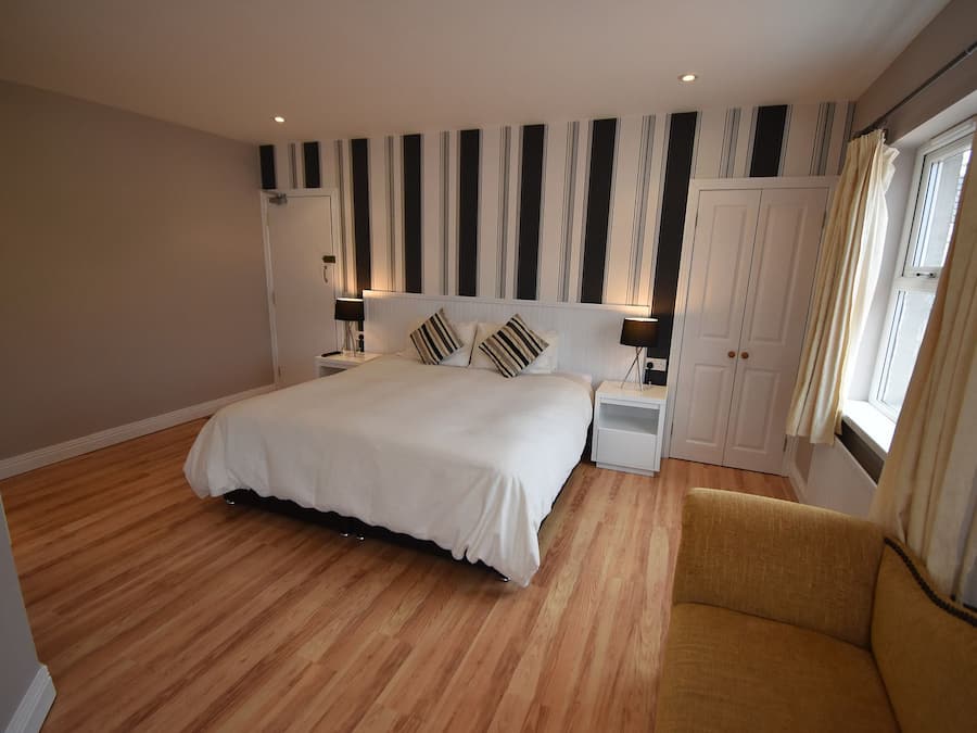 Quarto Duplo Superior | Wi-fi grátis, roupa de cama fornecida