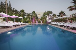 Piscina externa sazonal