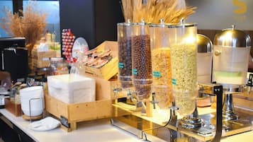 Café da manhã e almoço, local e internacional