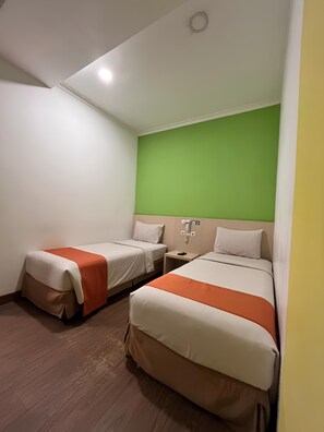 Quarto duplo superior | Roupas de cama premium, escrivaninha, Wi-Fi de cortesia, roupa de cama