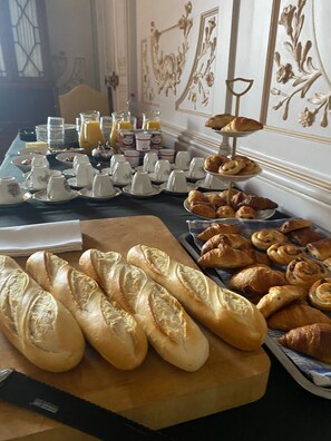 Pequeno-almoço inspirado na cozinha local diário incluído 