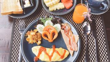 Pequeno-almoço inglês diário (200 THB por pessoa)