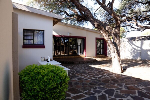 The Hedge Guesthouse - Kuruman