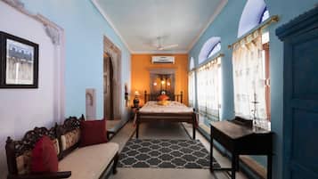 1 quarto, individualmente decorados, individualmente mobiliados