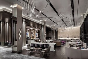 Pequeno-almoço completo diário mediante uma taxa 