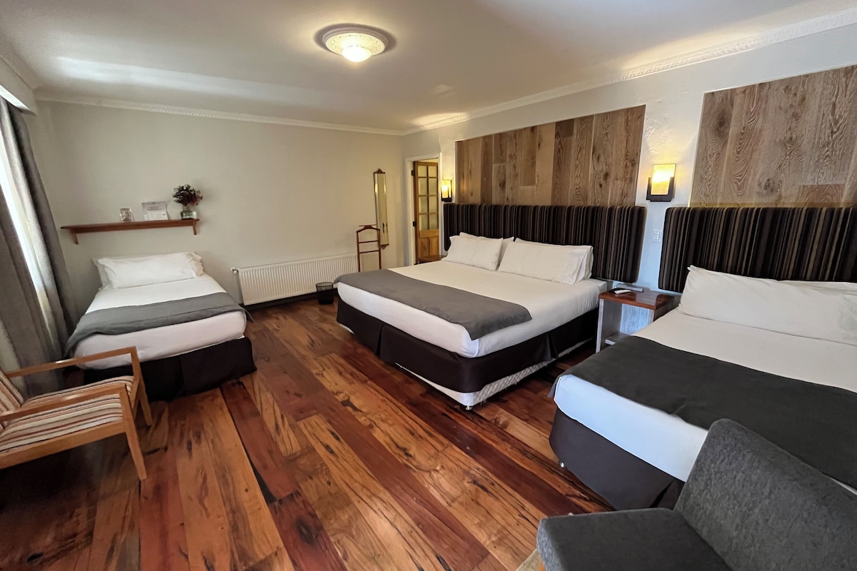 Roupa de alta qualidade, cofre no quarto, cortinas/cortinados opacos 