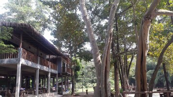Standard Riverside | Vista para a água