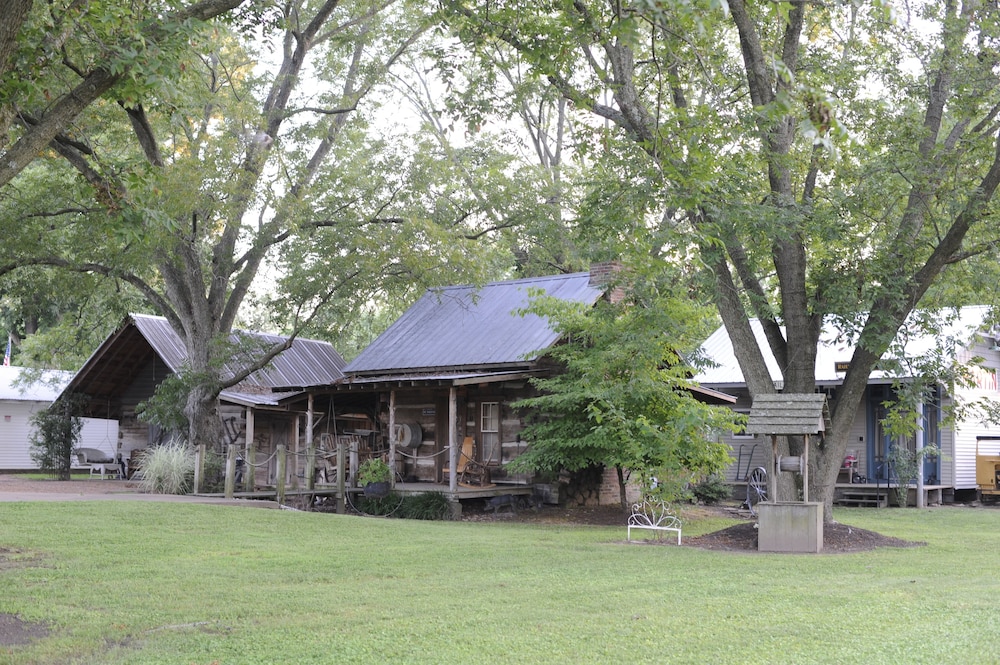 Pecan Grove Cottages - Tennessee