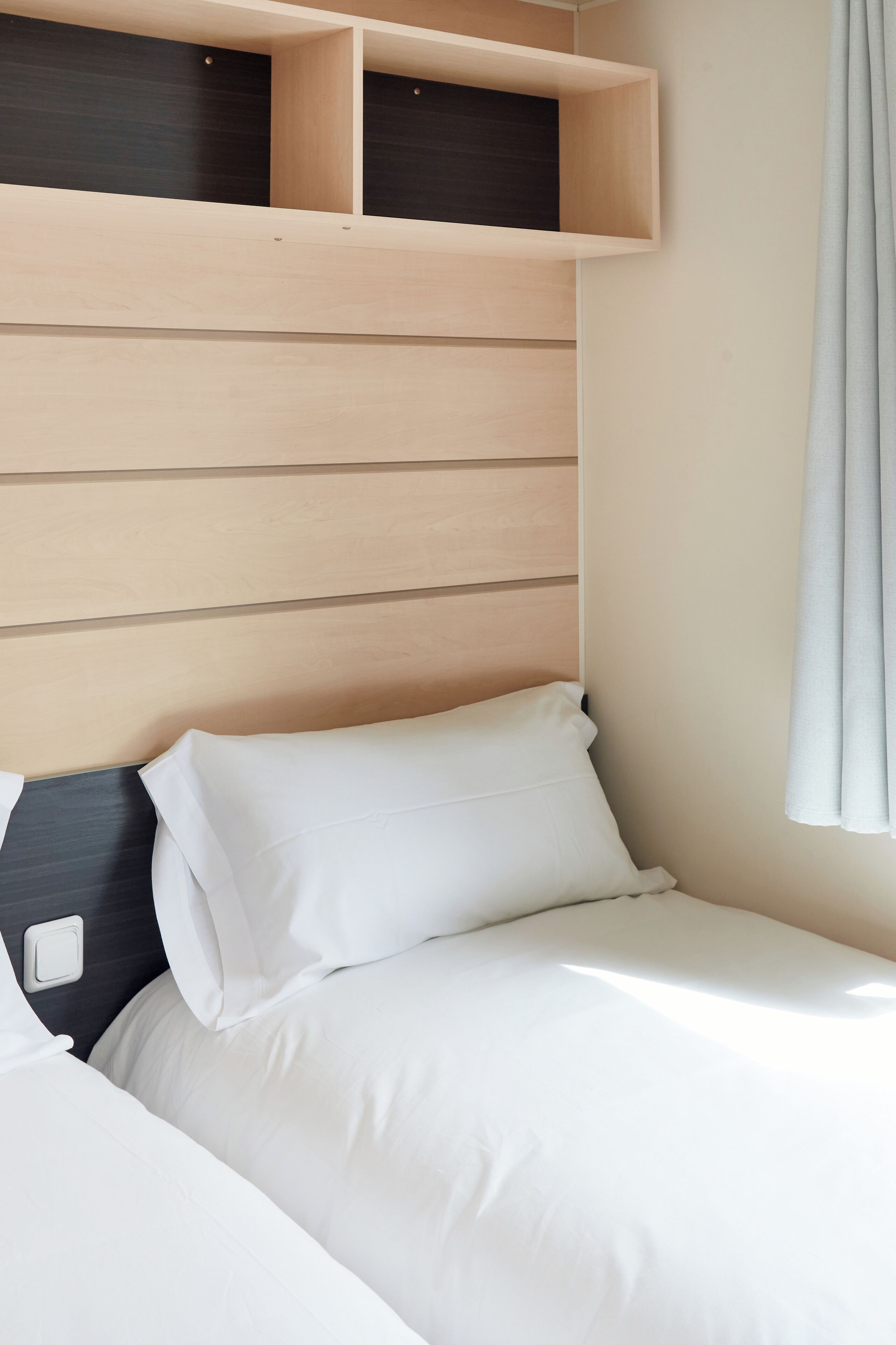Roupa de alta qualidade, Wi-fi grátis, roupa de cama fornecida 
