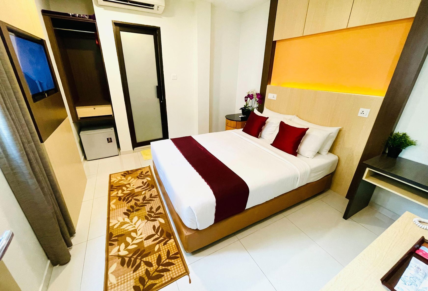Camas de colchão Select Comfort, minibar, secretária 