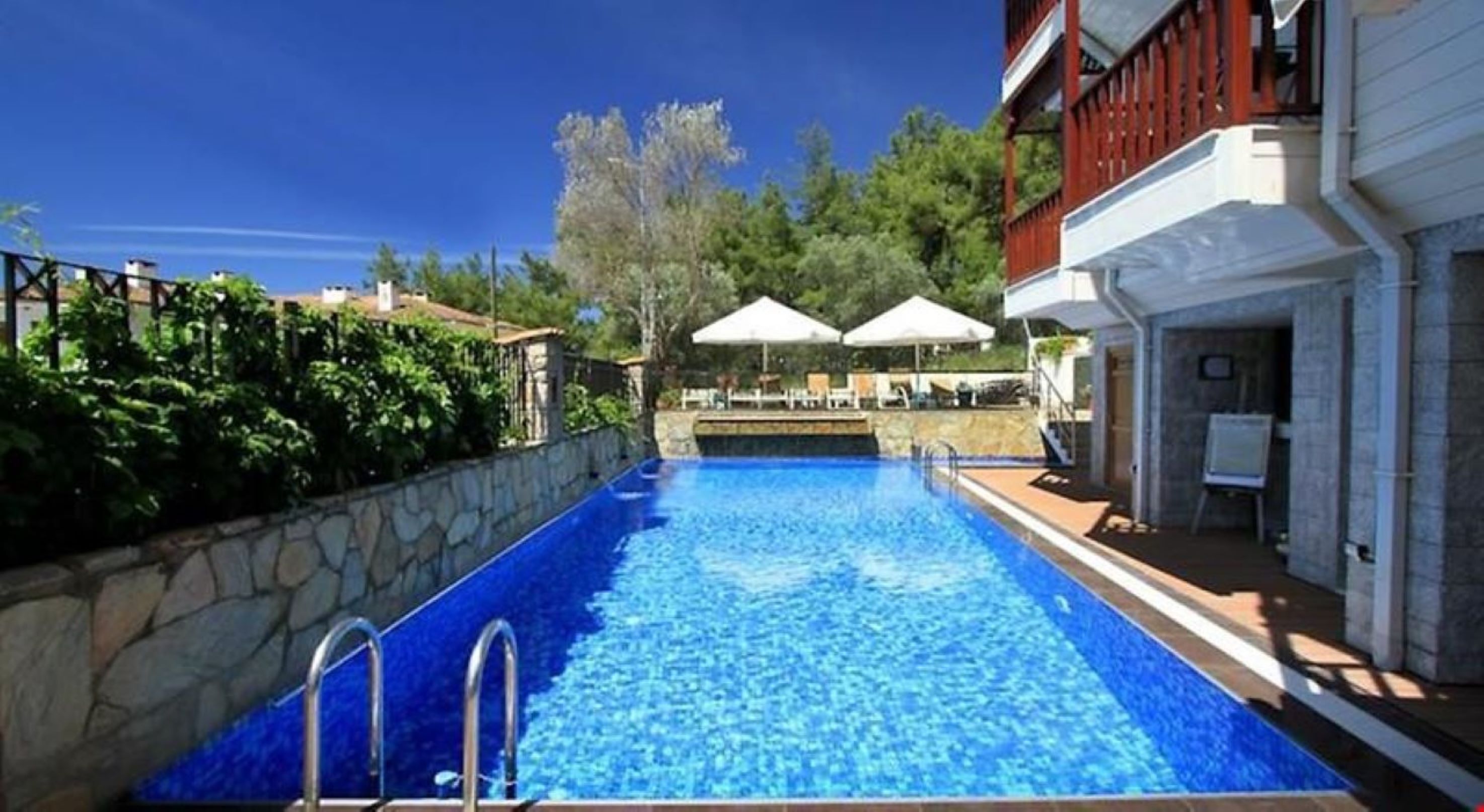 Piscina externa sazonal