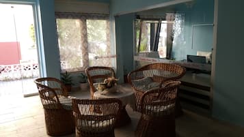 Área de estar no saguão