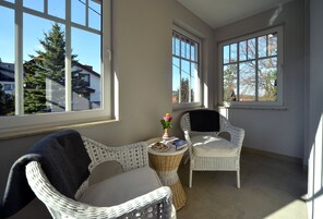 Estúdio (triple) | Sala de estar | TV de ecrã plano 