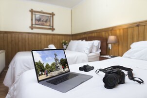 Quarto Triplo Standard | Cofre no quarto, Wi-fi grátis, roupa de cama fornecida