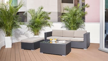 Minibar, cofre no quarto, secretária