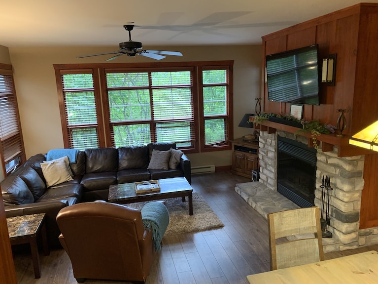 Beautiful Getaway Mont Tremblant 2 Bedrooms 2 Bath - Quebec