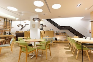 Pequeno-almoço completo diário incluído