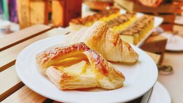 Pequeno-almoço tipo buffet diário (78 CNY por pessoa)