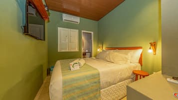 Quarto Twin Standard | Cortinas/cortinados opacos, roupa de cama fornecida