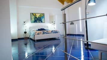 Quarto triplo (Camera del Gobbo) | Frigobar, cofres nos quartos, Wi-Fi de cortesia, roupa de cama
