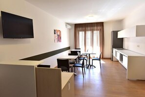 Pequeno-almoço tipo buffet diário (5 EUR por pessoa) 