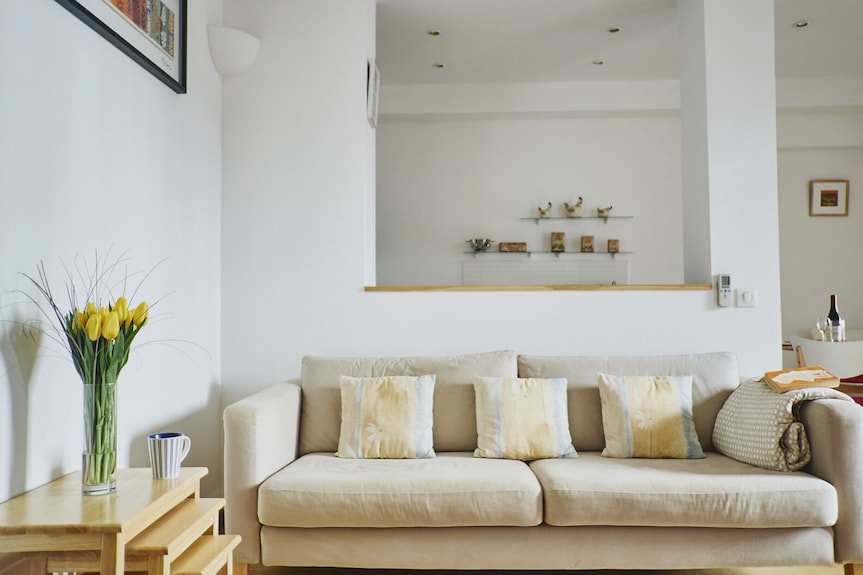 La Maison Dans La Petite Cour Reg. N ° 06 004 17 43 Cm 046 - Antibes