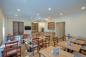 Café da manhã com buffet grátis todos os dias