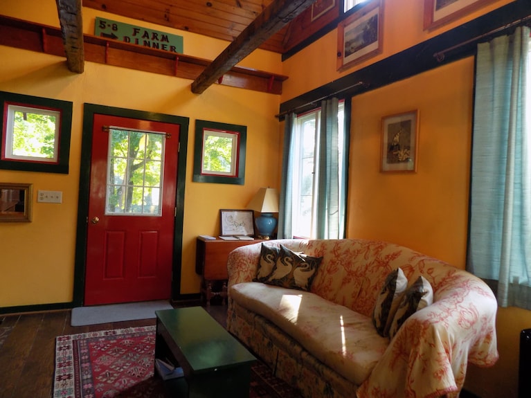 Beautiful Cottage On Scenic Adirondack Hobby Farm - Adirondack Mountains