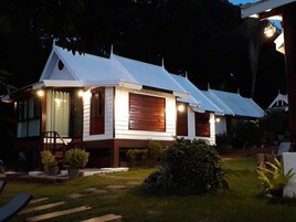 Seaside Bungalow (Gecko) | Cofre no quarto, com decoração personalizada 