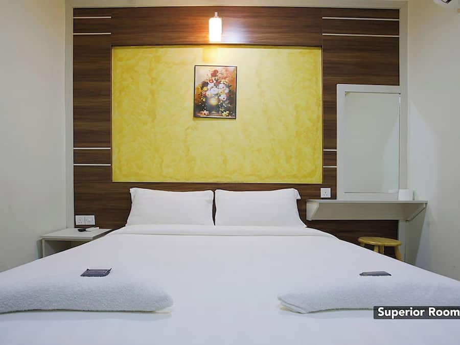 Quarto superior | Quartos à prova de som, ferros/tábuas de passar roupa, Wi-Fi de cortesia