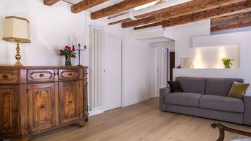 Suíte superior, 2 quartos, banheiro privativo | Cozinha privada