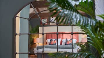 Suite de Luxo | 1 quarto, minibar, secretária, ferro/tábua de engomar