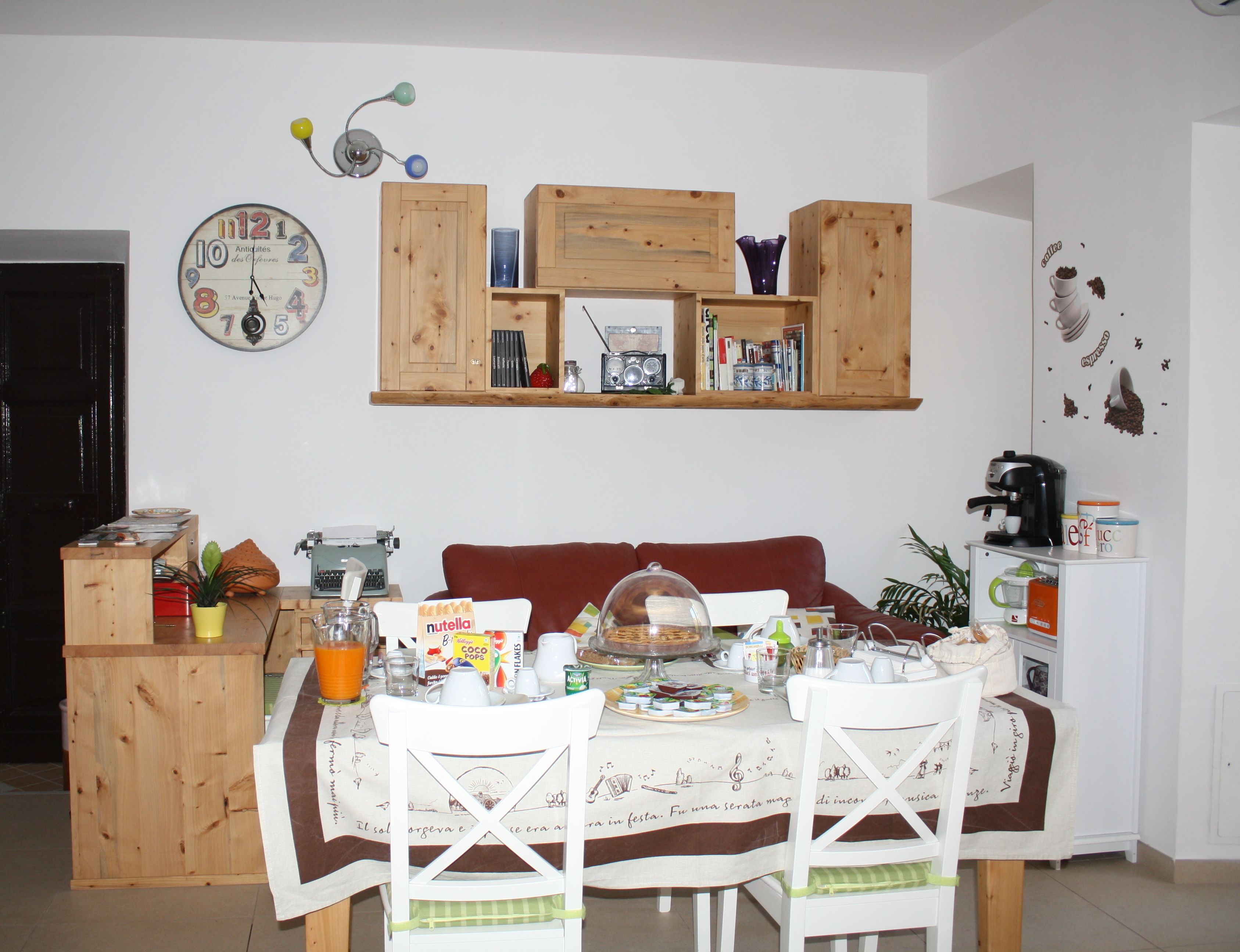 Café da manhã com buffet grátis todos os dias