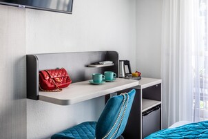 Banheira de imersão, produtos de toalete grátis, secador de cabelo 