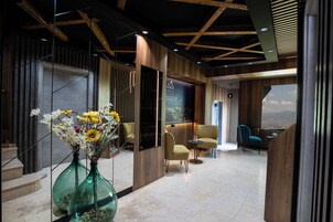 Área de estar no saguão