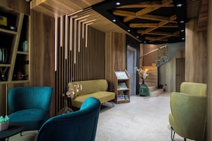 Área de estar no saguão