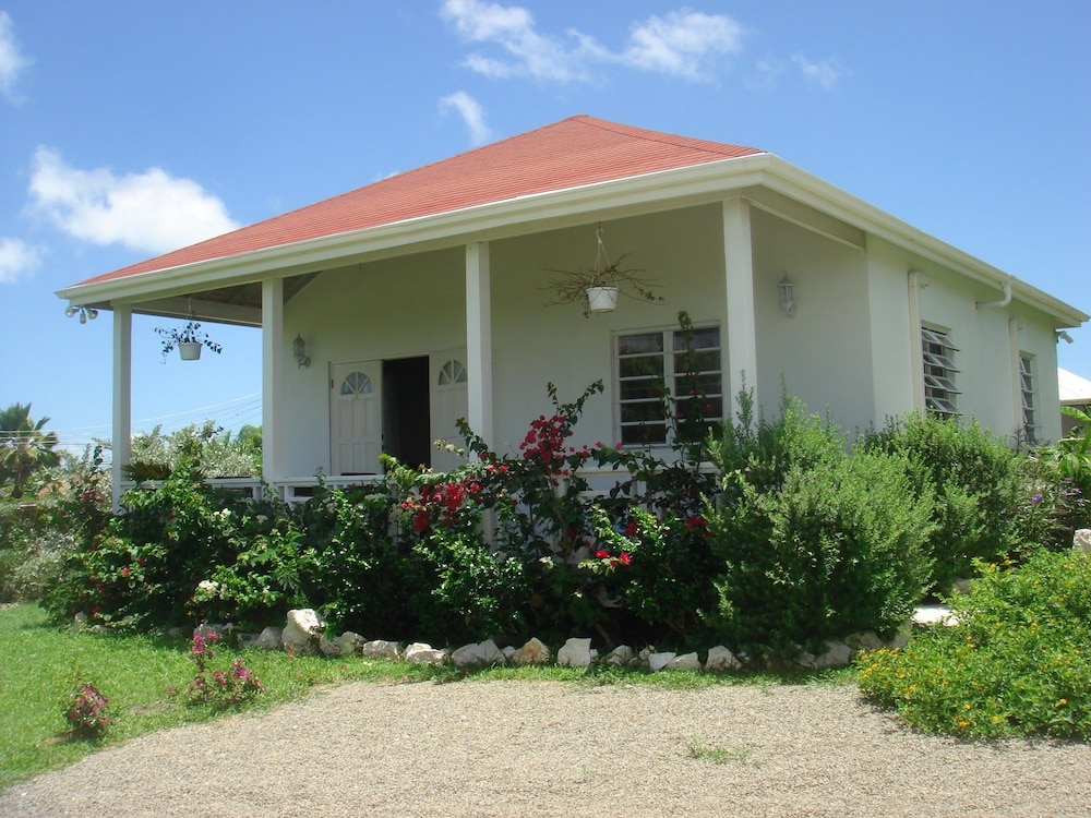 Cottage For Rent Near Dickenson Bay Beach - Antigua and Barbuda