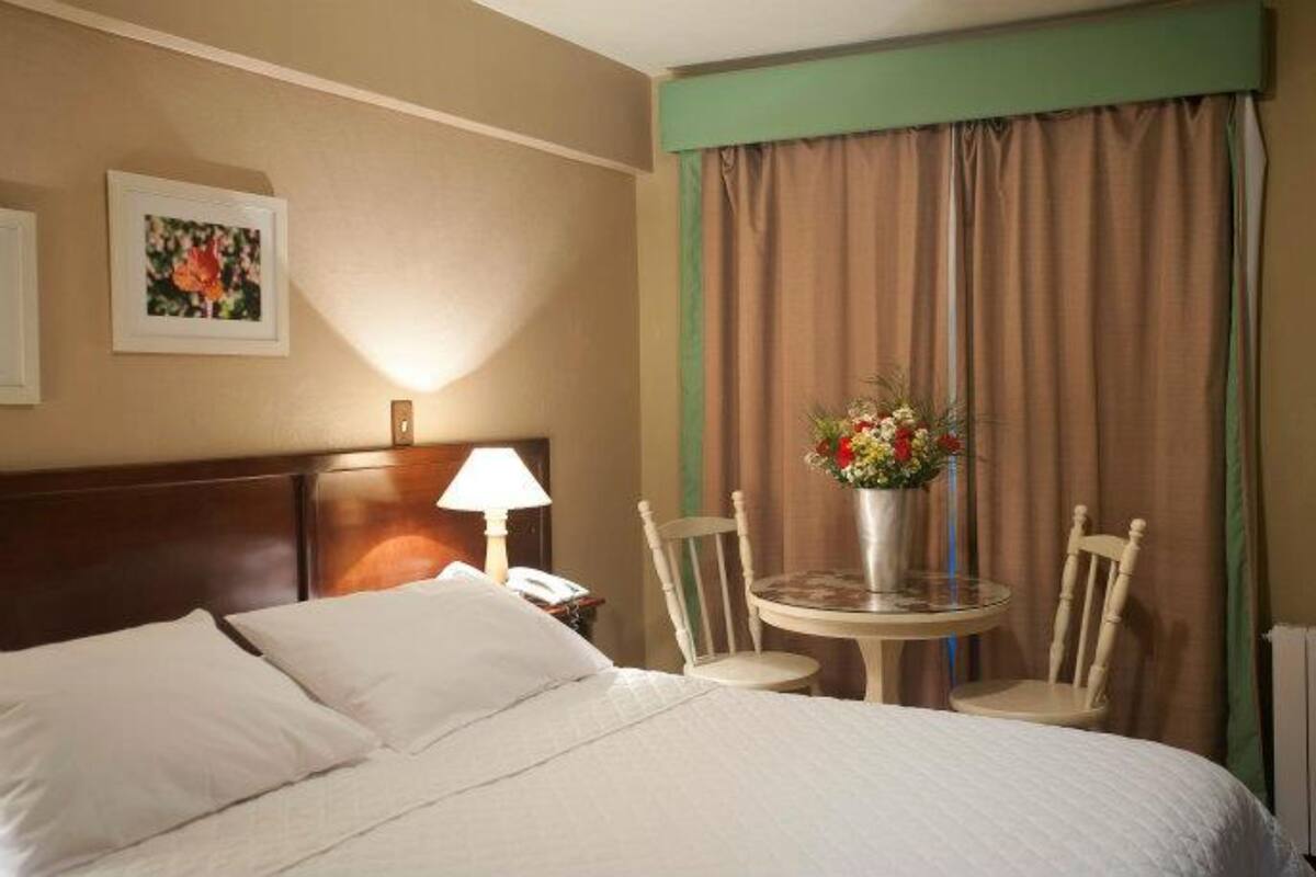 Minibar, quartos insonorizados, ferro/tábua de engomar, Wi-fi grátis