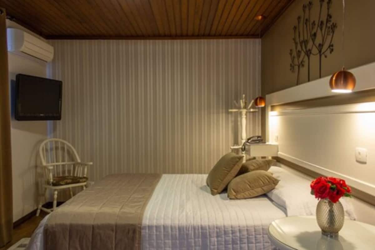 Minibar, quartos insonorizados, ferro/tábua de engomar, Wi-fi grátis