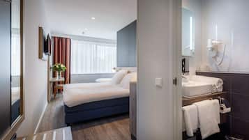 Quarto triplo | Frigobar, cofres nos quartos, escrivaninha, quartos à prova de som