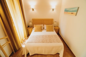 Quarto Duplo | Roupa de alta qualidade, minibar, cofre no quarto